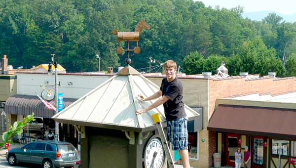 Morris rides high above Tryon | The Tryon Daily Bulletin