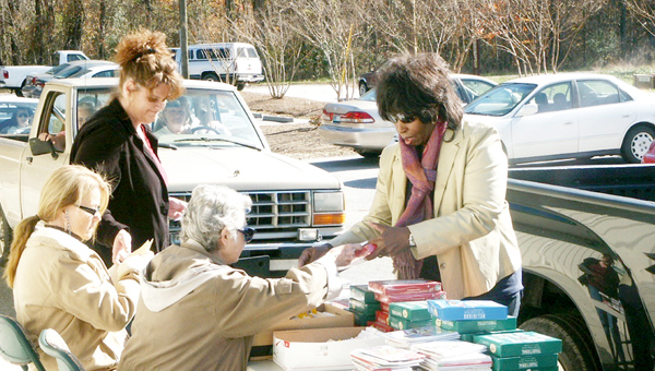 Outreach distributes holiday gift cards | The Tryon Daily Bulletin