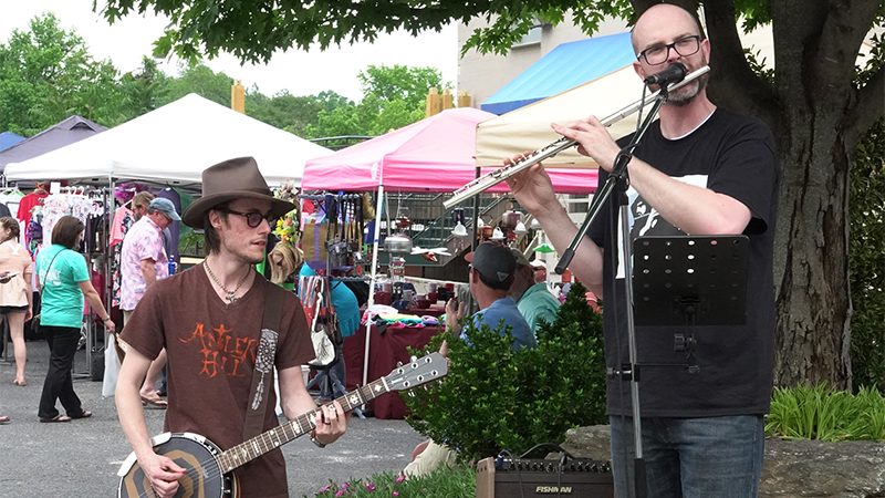 Big crowds flock to downtown Tryon for Huckleberry’s festival | The ...