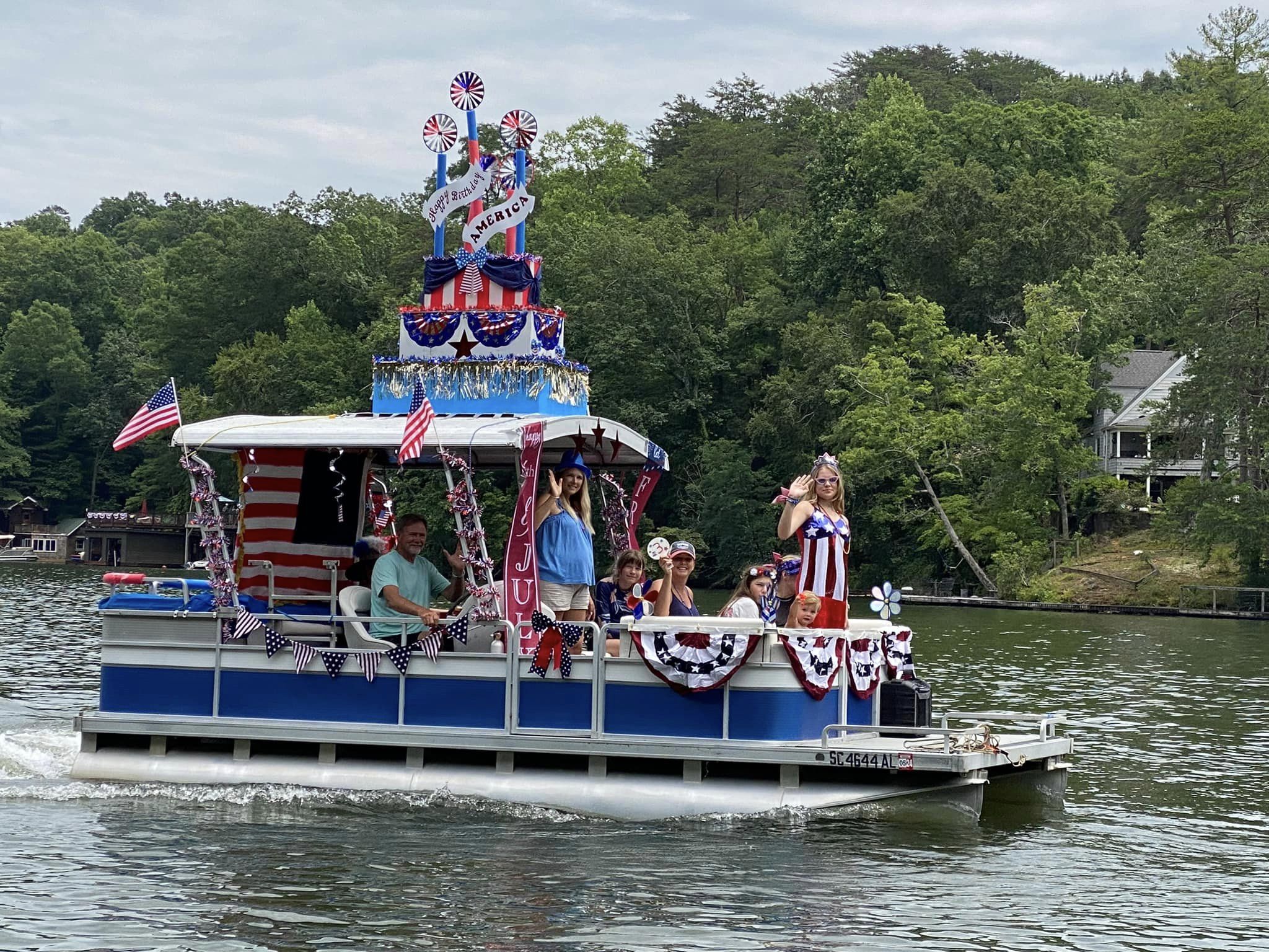 Lake Lanier 2023 Boat Parade | The Tryon Daily Bulletin