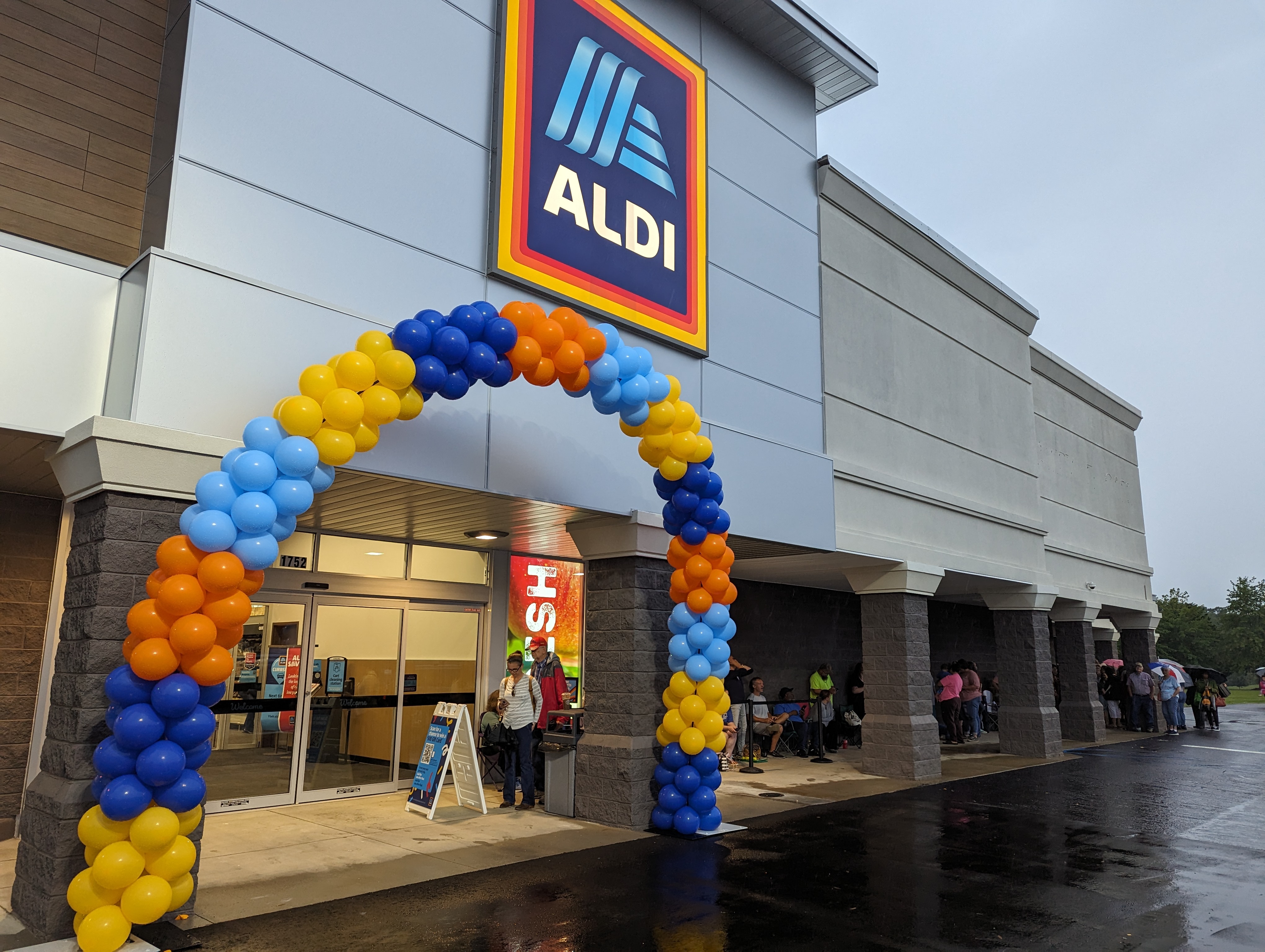 “Thrilled to be here”: Landrum’s new Aldi grocery store open for ...