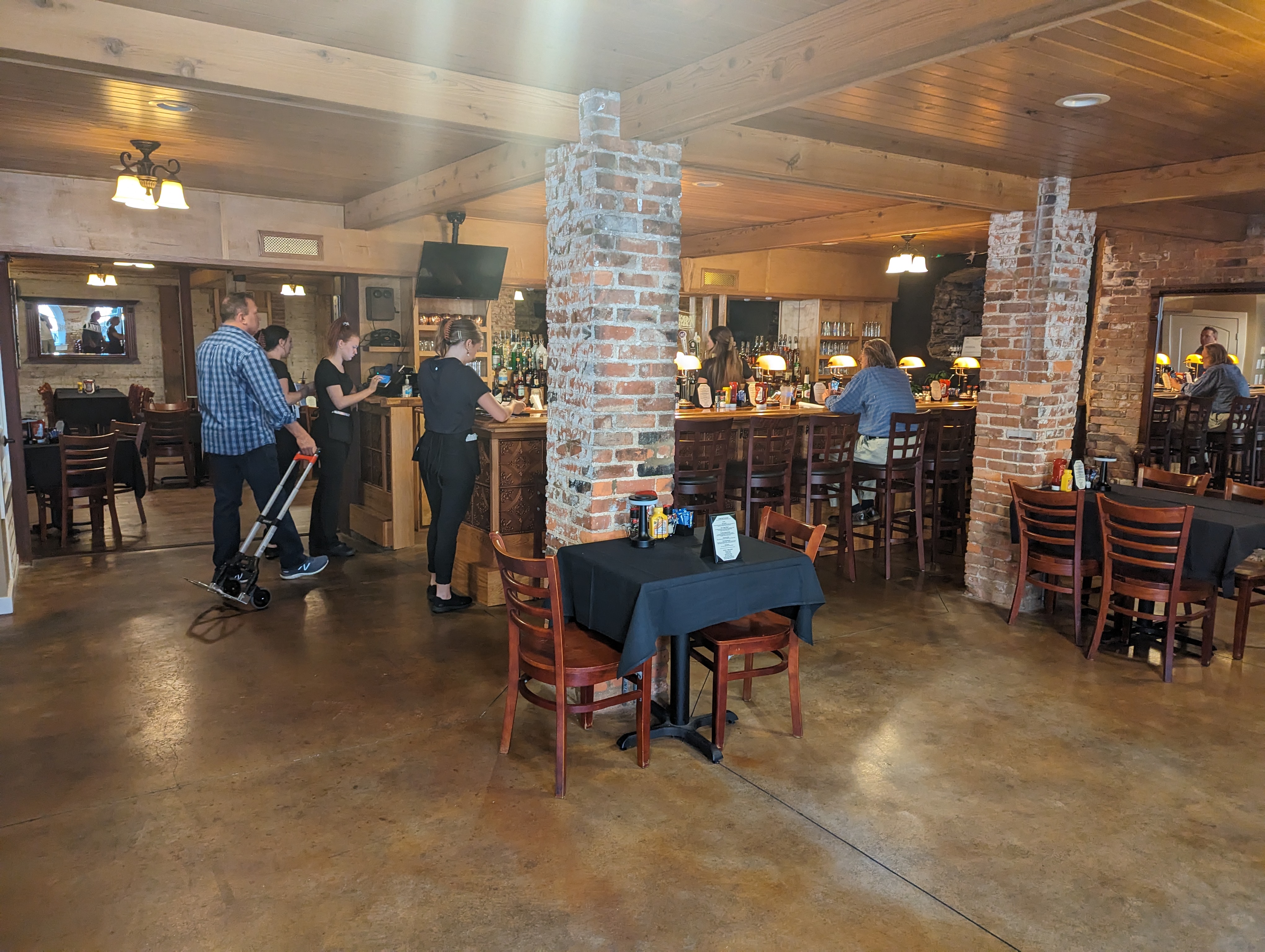 “Excited to be here in Tryon”: Brooks Tavern holds Grand Opening | The ...